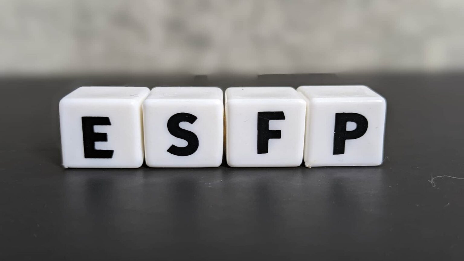 ESFP（エンターテイナー）タイプとは？意味や特徴、よくある質問を解説